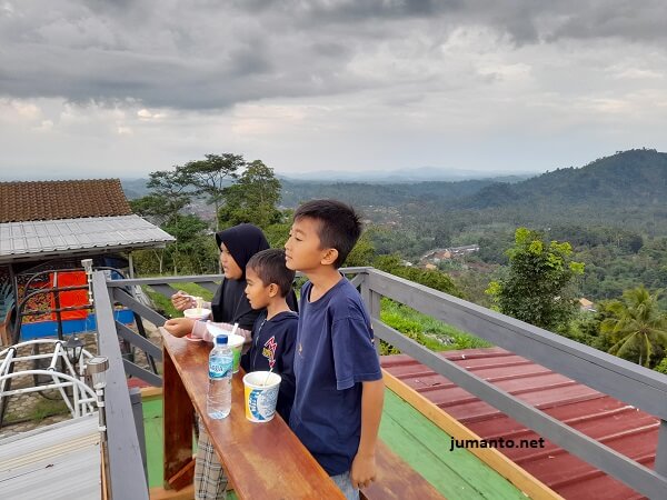 Bukit Idaman di Gisting Tanggamus Lampung yang Memukau