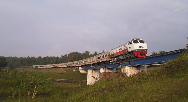 Tiket Kereta Bandung Jogja 80 Ribu Aja Dengan KA Kahuripan